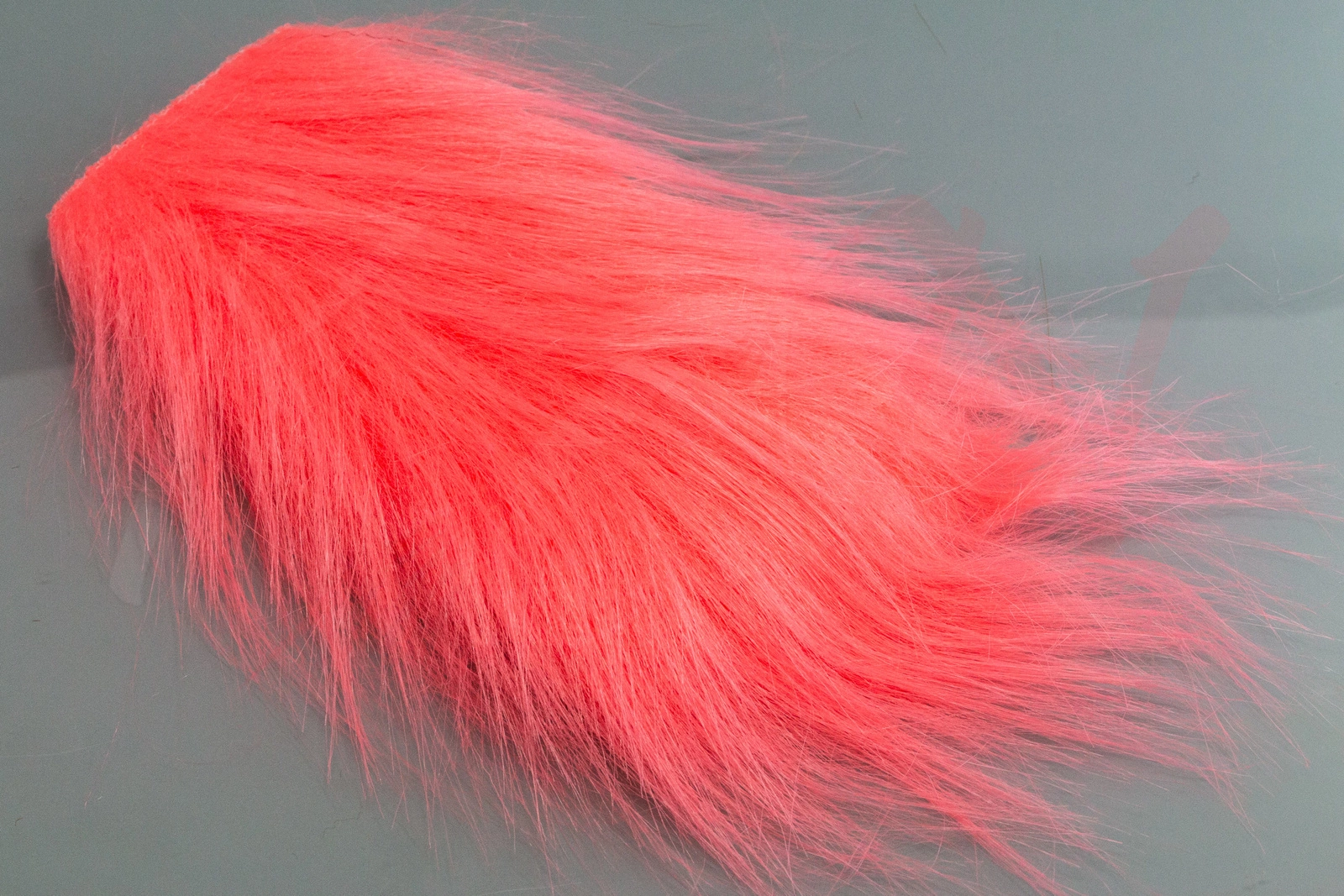 Hareline Extra Select Craft Fur - Salmon Pink - online webshop