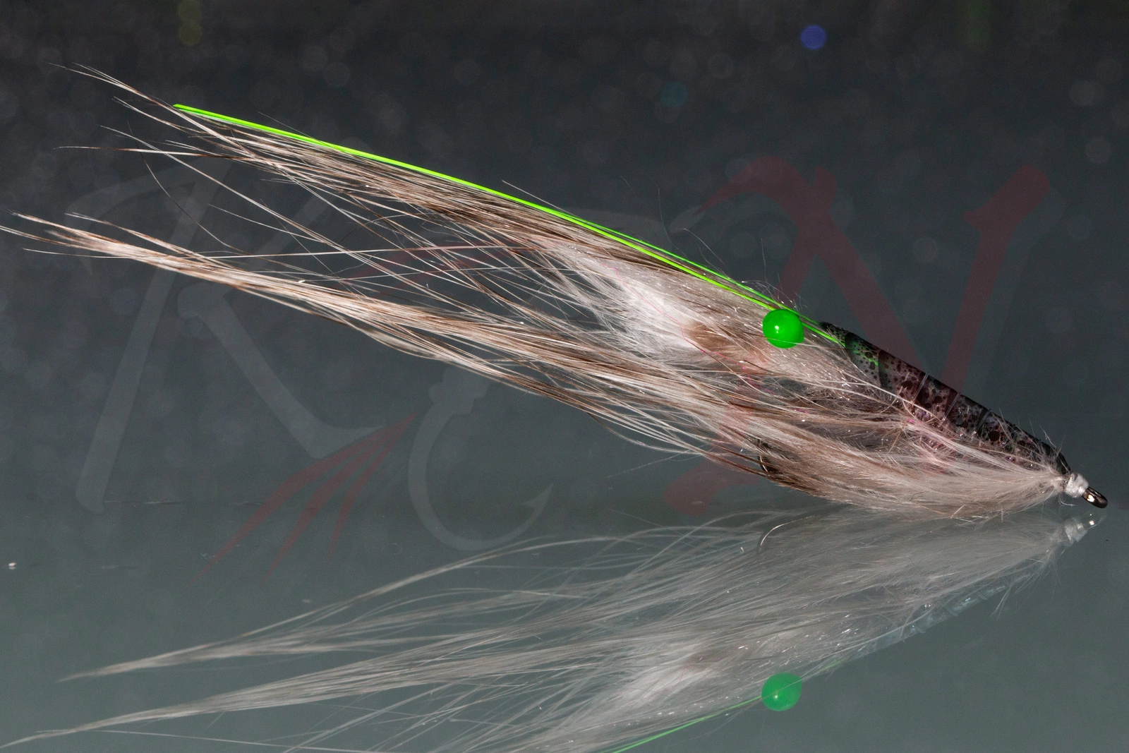 Pattegrisen Grizzly Electric Shrimp fly with fluorescent eyes - MTM27 - online webshop